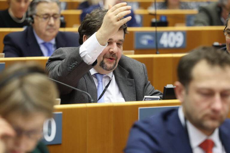 EZA: Time to change the rules on European works council, says European ...